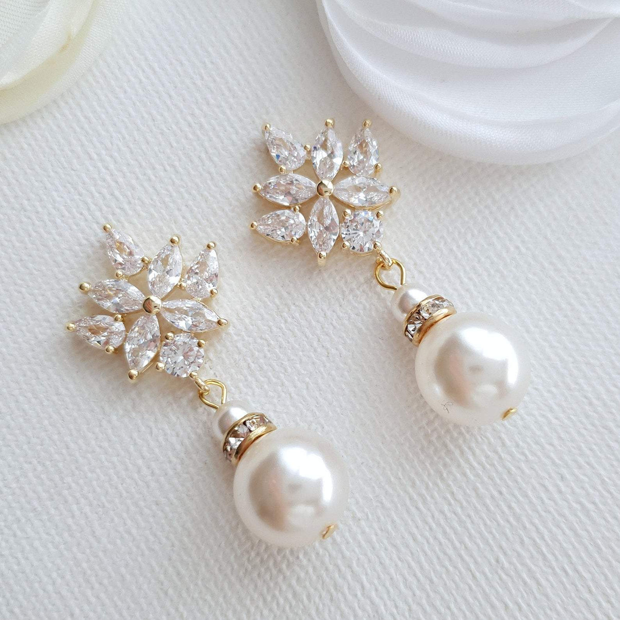 Bridal Drop Earrings in Gold with Round Pearls For Brides, Bridesmaids ...